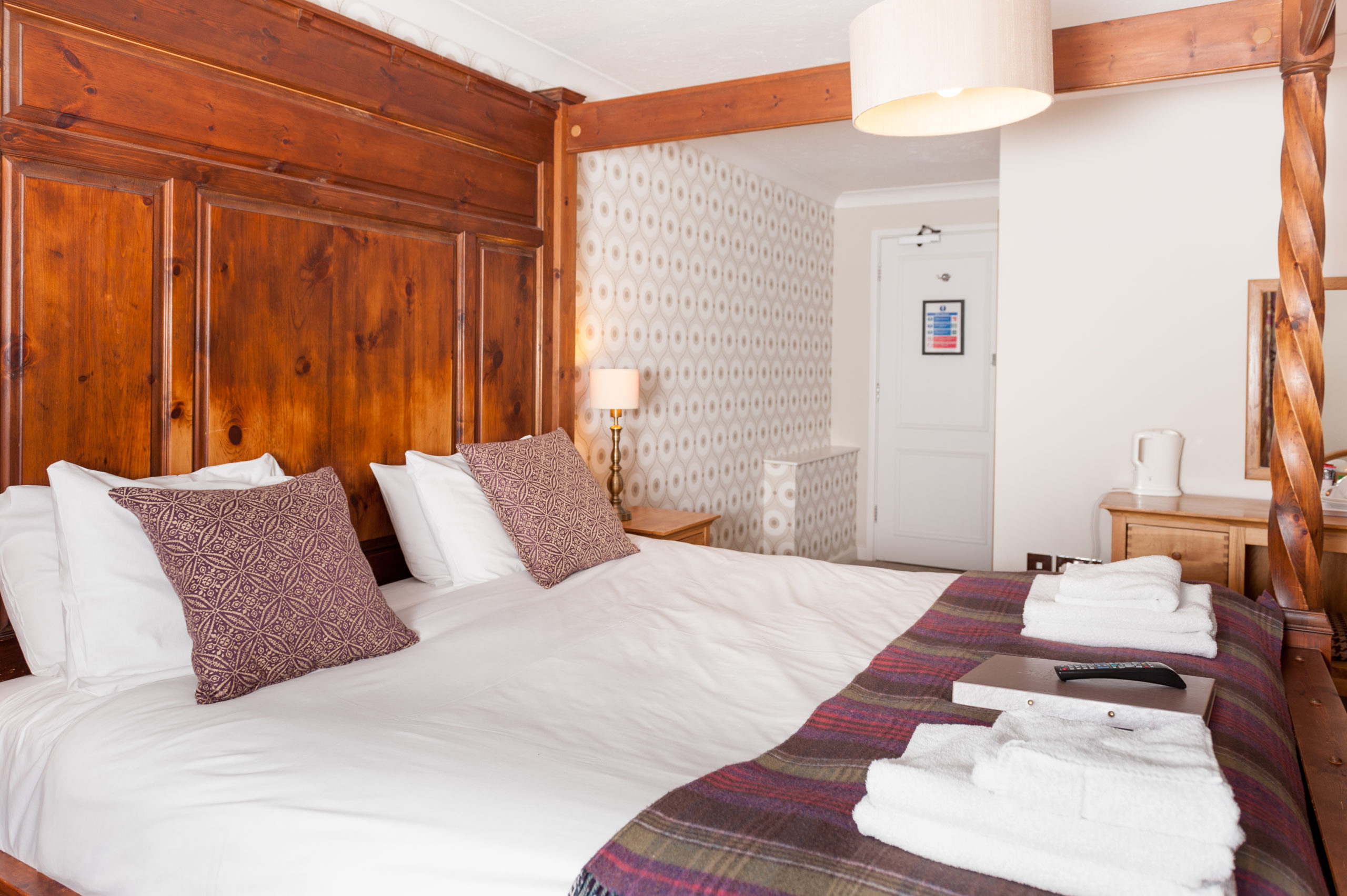 The Avon Causeway | Pub, Hotel & Restaurant in Christchurch, Dorset