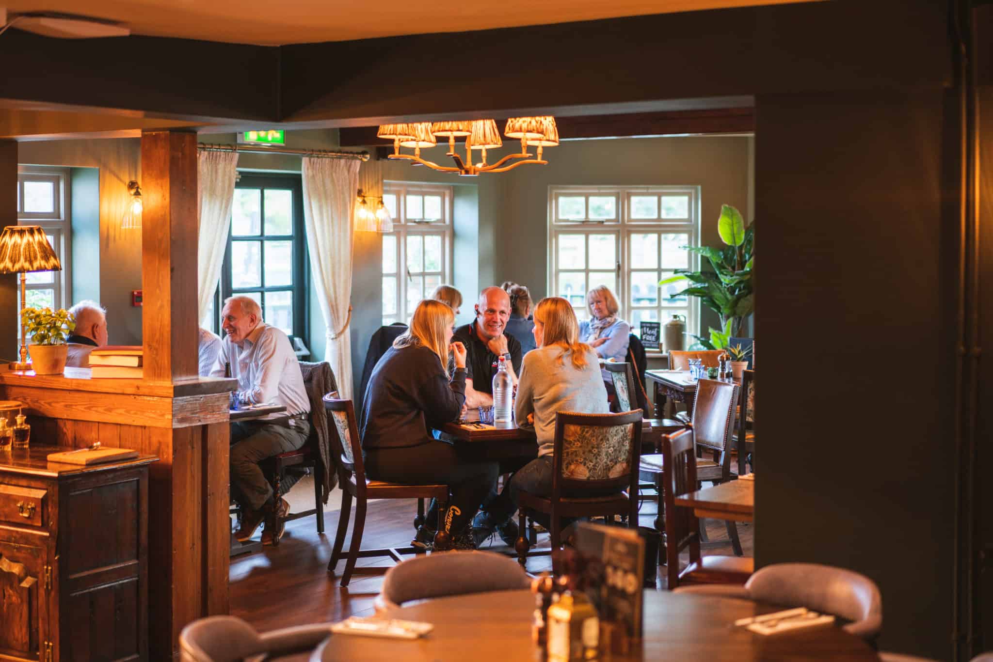 The Fox & Hounds In Theale | Pub With A Restaurant in Theale, Berkshire