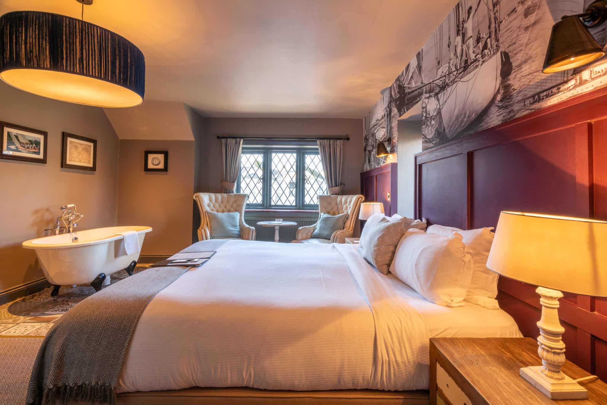 Indulgent Signature Plus Room | Treat Yourself to a Stylish Pub with ...